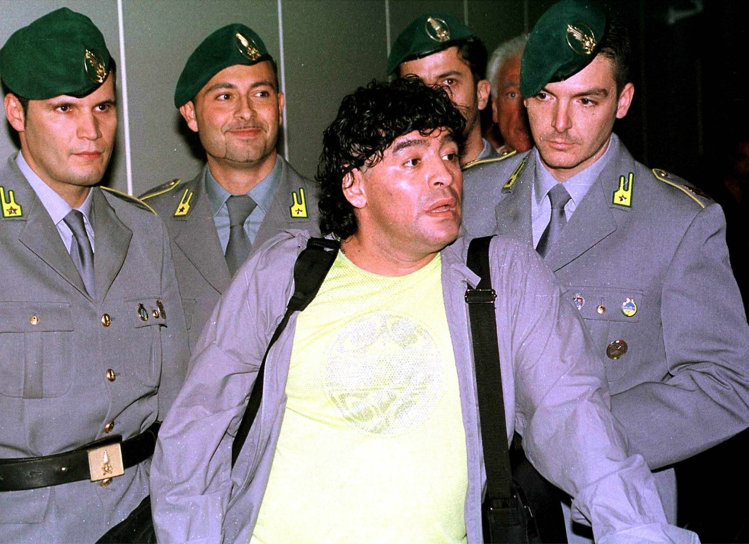 "1990 hat uns die Mafia den Titel geklaut": Diego Maradona feiert ...