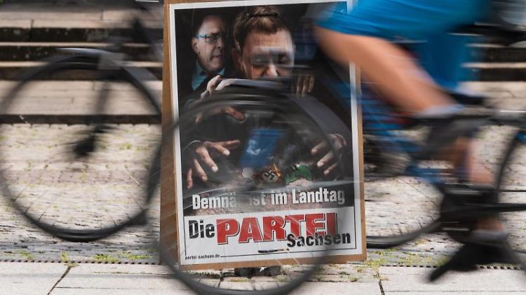 Sachsen: Satirepartei will gegen Abhängen ihrer Plakate vor Gericht - n ...